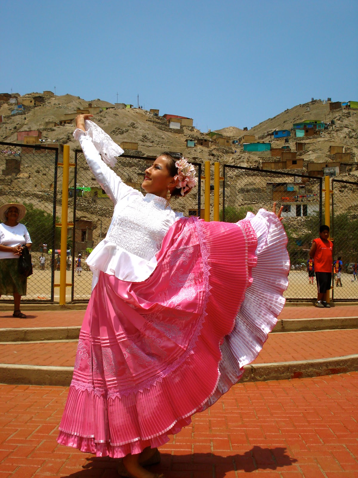 15 Months in Peru: El Baile Folklorico