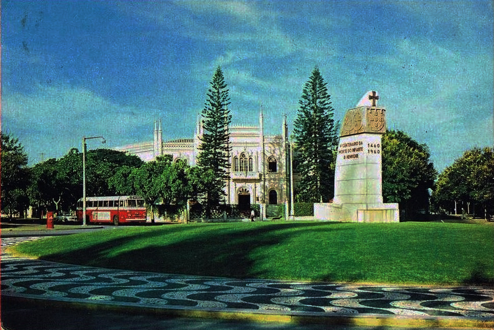 Fotos da cidade com machimbombos clássicos (e alguns reclames) - por ...