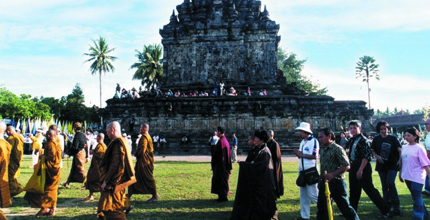Borobudur Temple, One Of Seven Wonder of The World - Indonesia Fascination