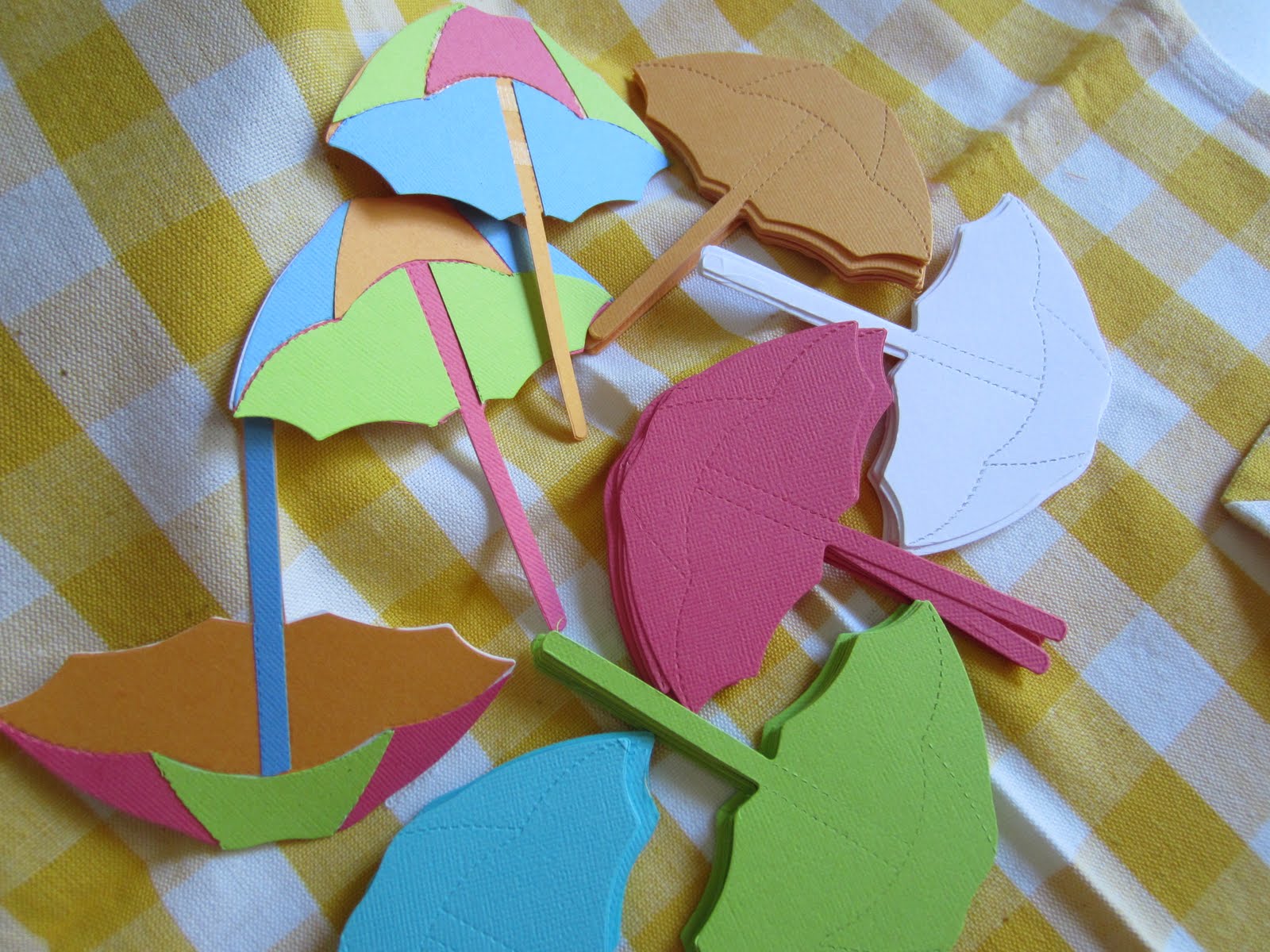 Pear Creek Cottage: Colorful Summer Umbrella Gift Tags