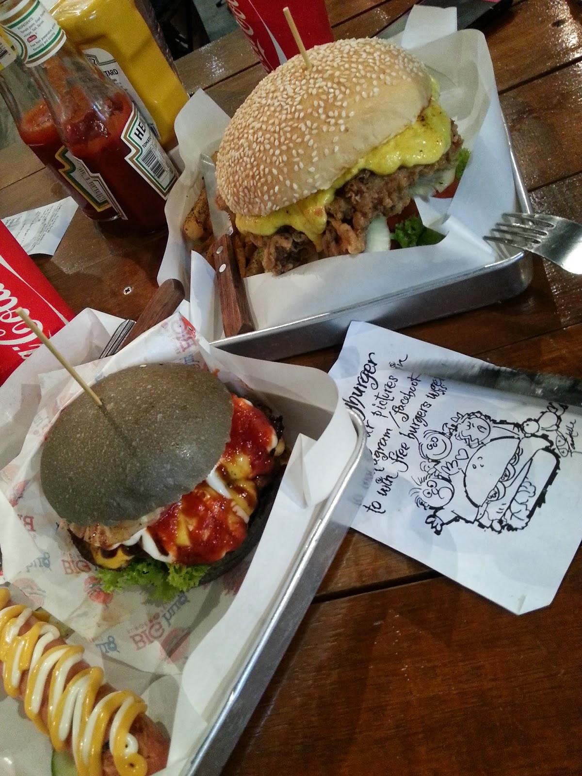 freak.froyo.flare: big hug burger @ ss15