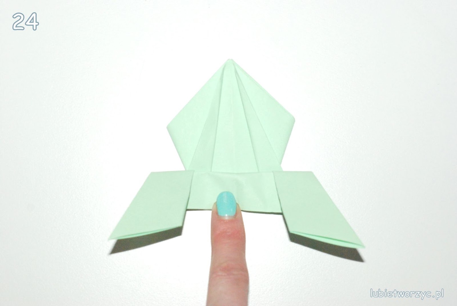 Skacząca żaba origami