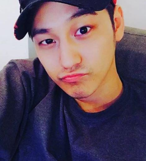 KIM BUM CONFIESA QUE SUFRE DE UNA ENFERMEDAD GENÉTICA DESDE LOS VEINTE AÑOS