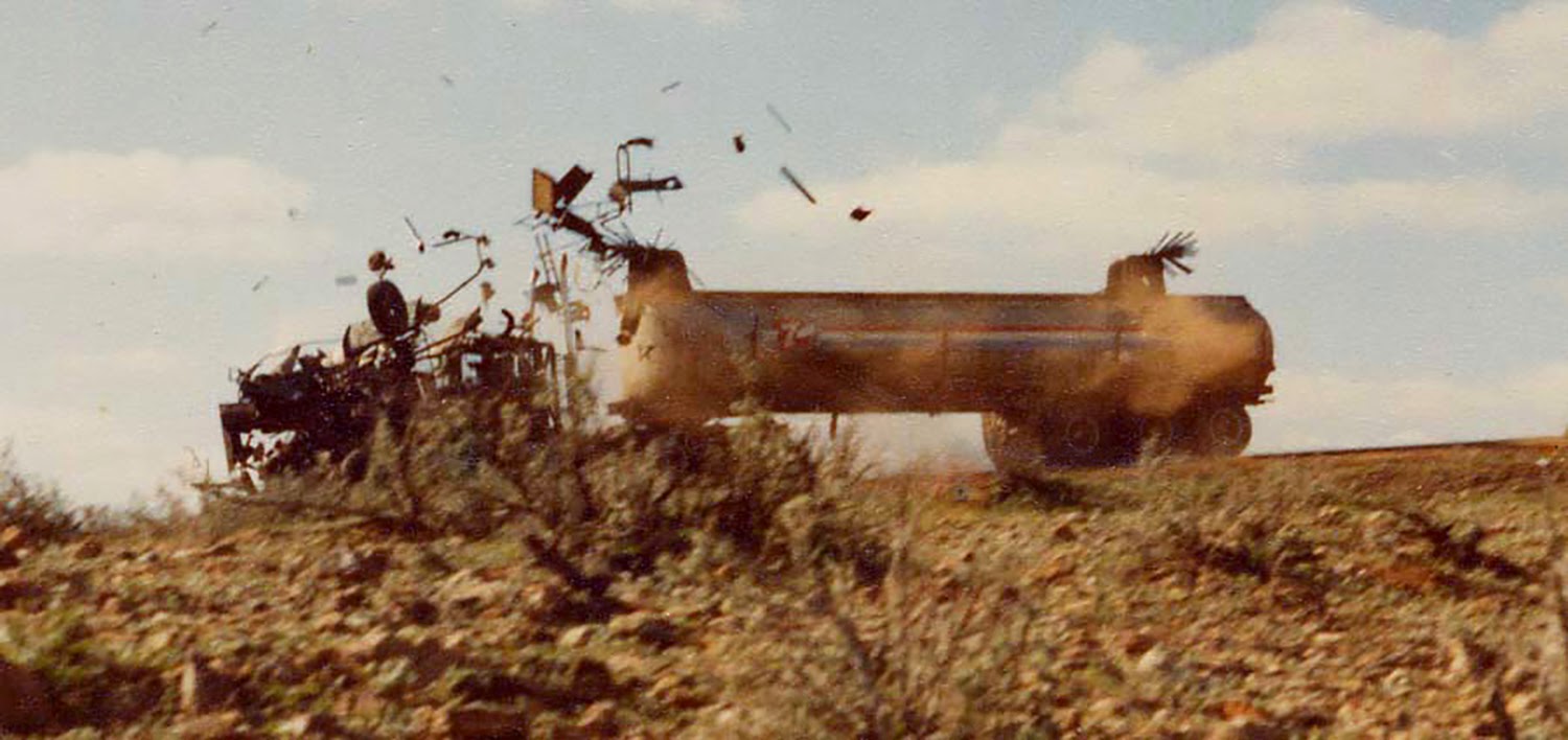 Futuro Finale 2088AD: Mad Max 2 Mack crash