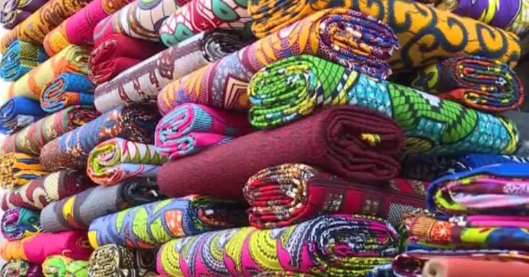 Le marché du pagne en Côte d'Ivoire