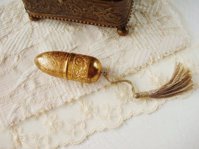 Renaissance of Jewellery: Vintage Sewing Kit