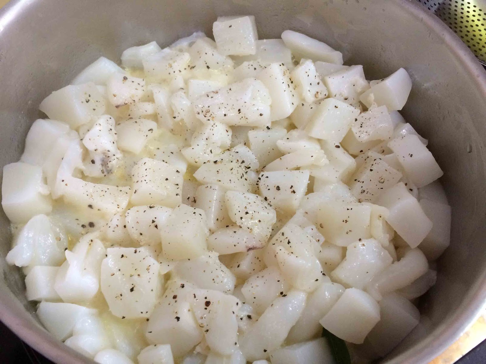 Me sabe a Málaga: Jibia en salsa de almendras