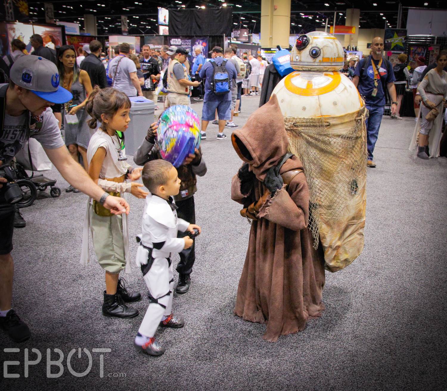 EPBOT: A Jawa Carrying BB-8 Walks Into Star Wars Celebration 2017...