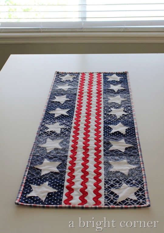 A Bright Corner: Five Friday Favorites: Patriotic Quilts