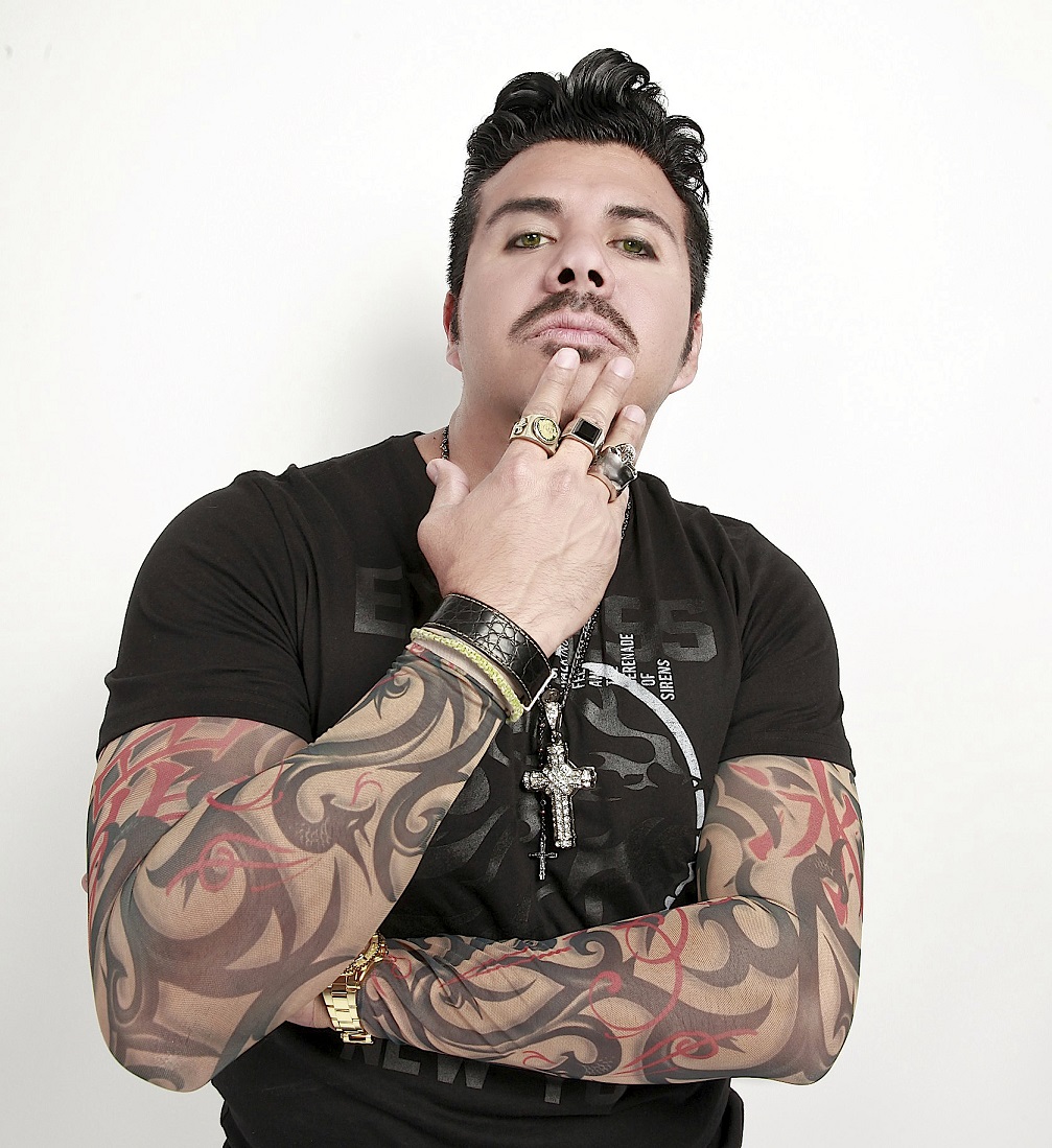 Tony Rodríguez el actor que hizo a Ricardo Fort en Broadway protagoniza ...