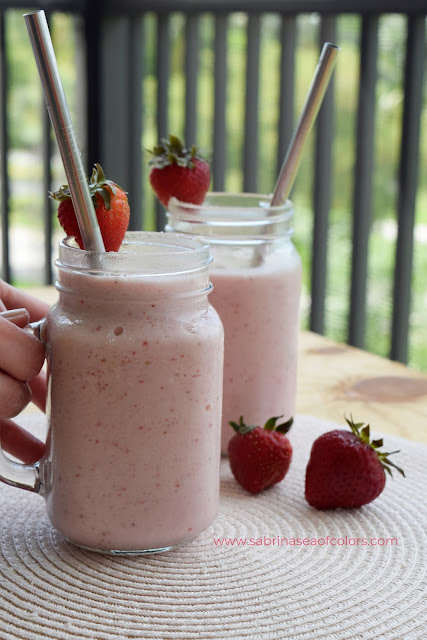 Smoothie de banana y fresa - Sabrina´s Sea of Colors