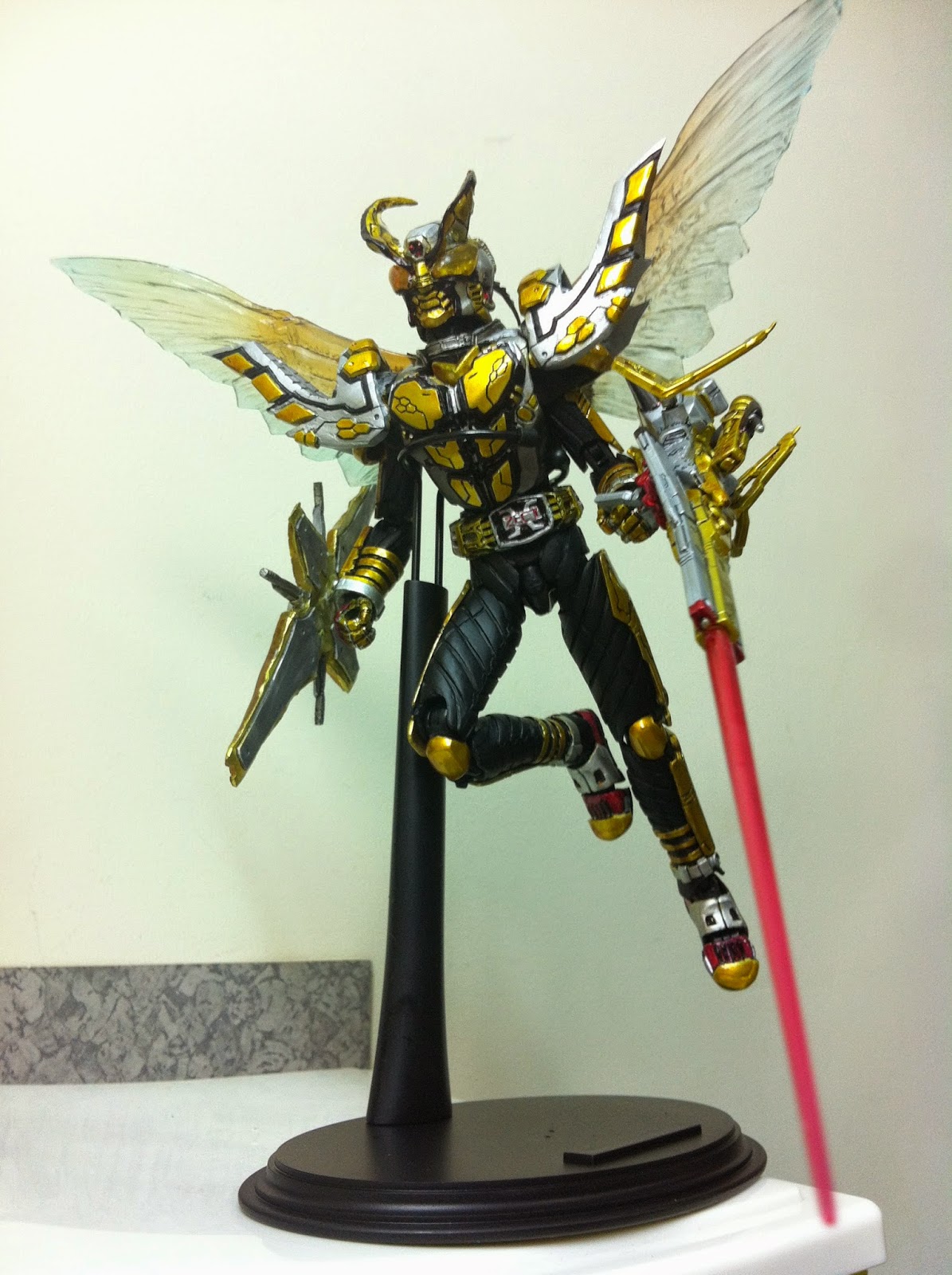 Kamen Rider Thebee Hyper Form