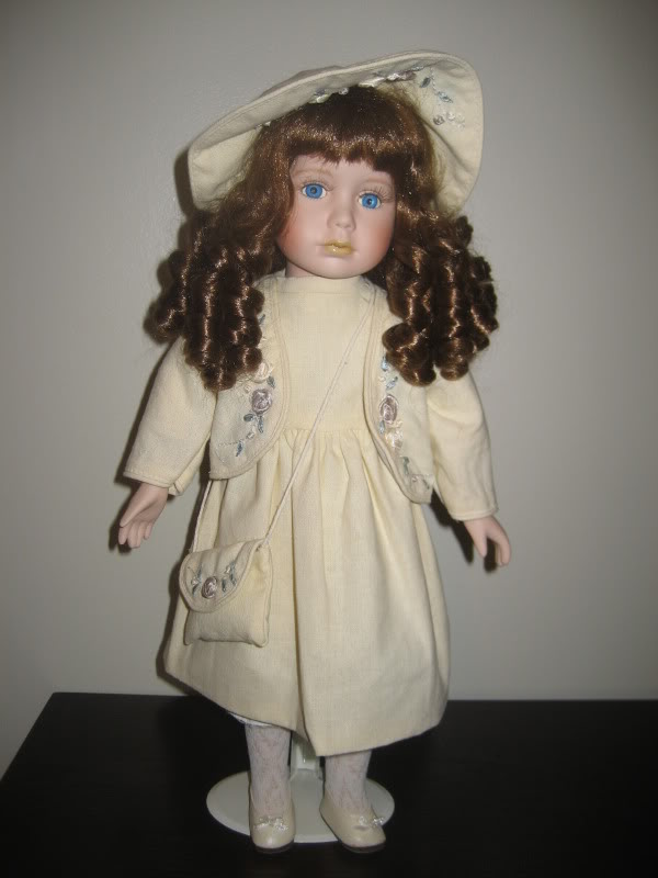 ITEMS FOR SALE!!!: BEAUTIFUL PORCELAIN DOLLS!-$15 EACH