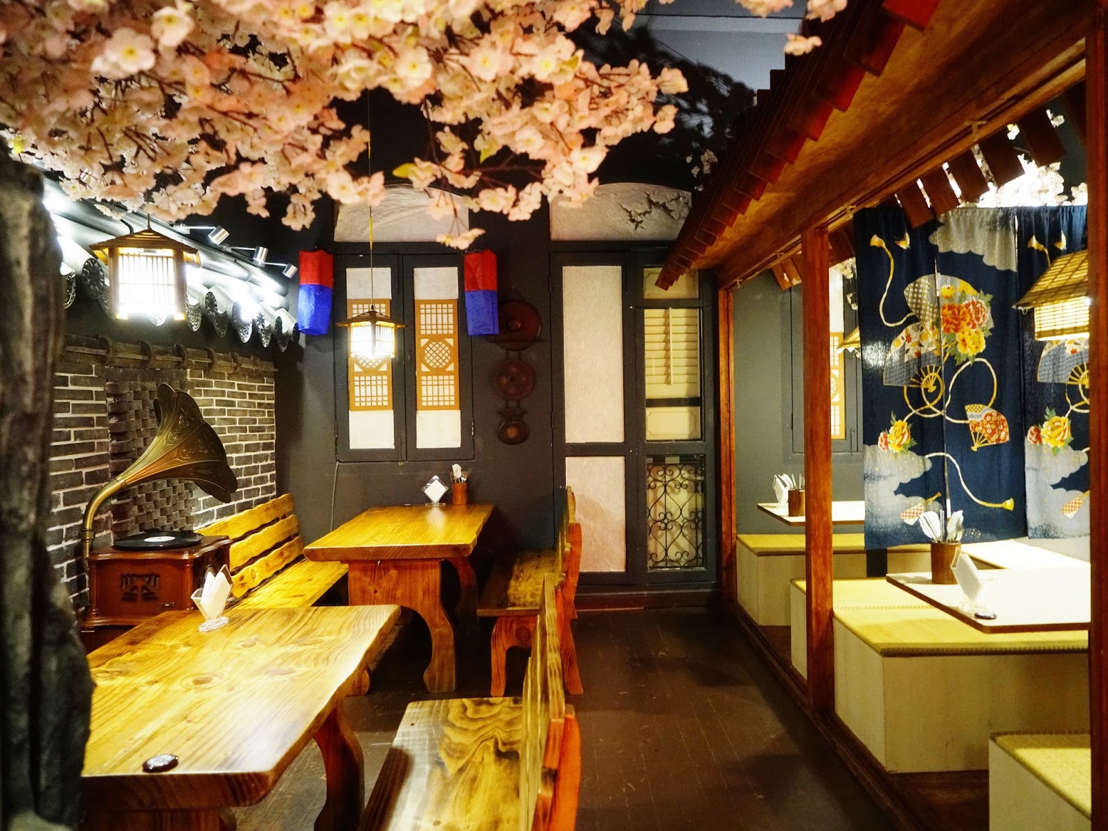 PinkyPiggu: Kko Kko Nara Opens New Outlet, Kko Kko Chicken Bar ...