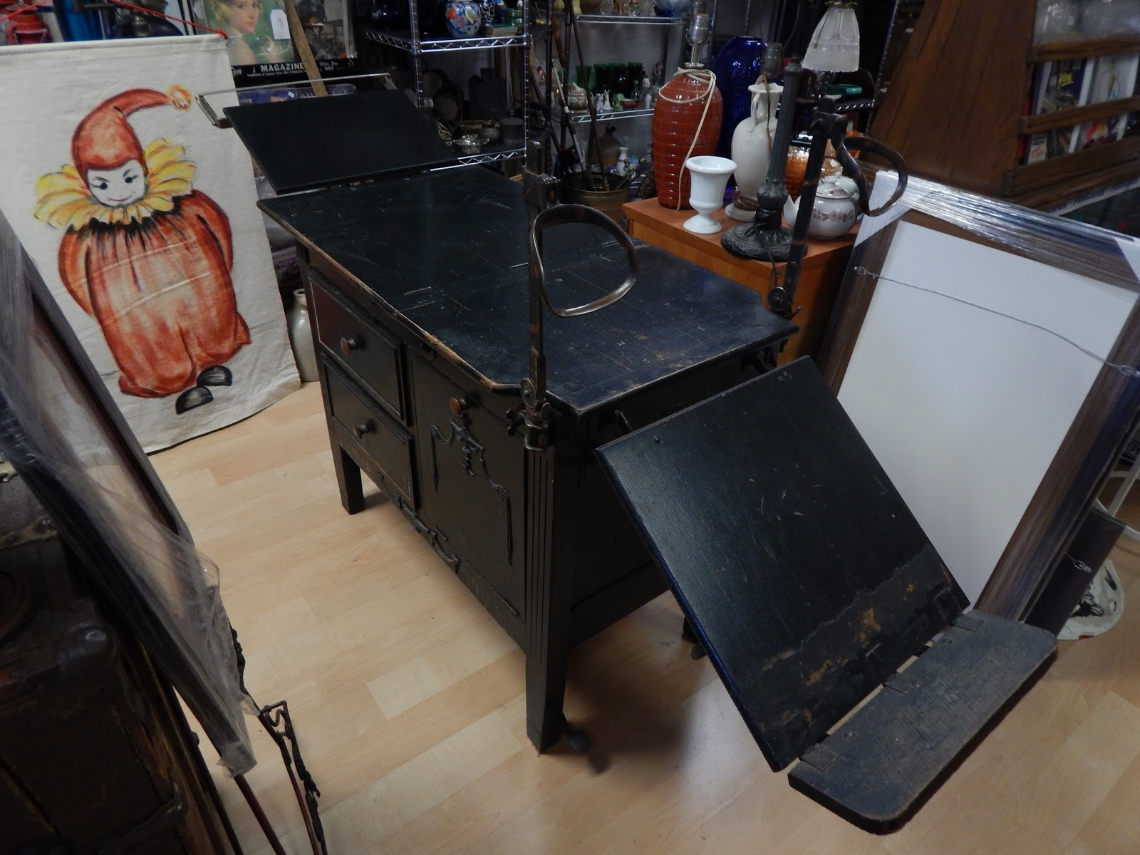 13909 Antiques: Antique W. D. Allison Doctor's Exam Table