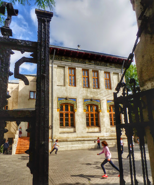 nicolcarm: Scoala Ion Heliade Radulescu - monument istoric