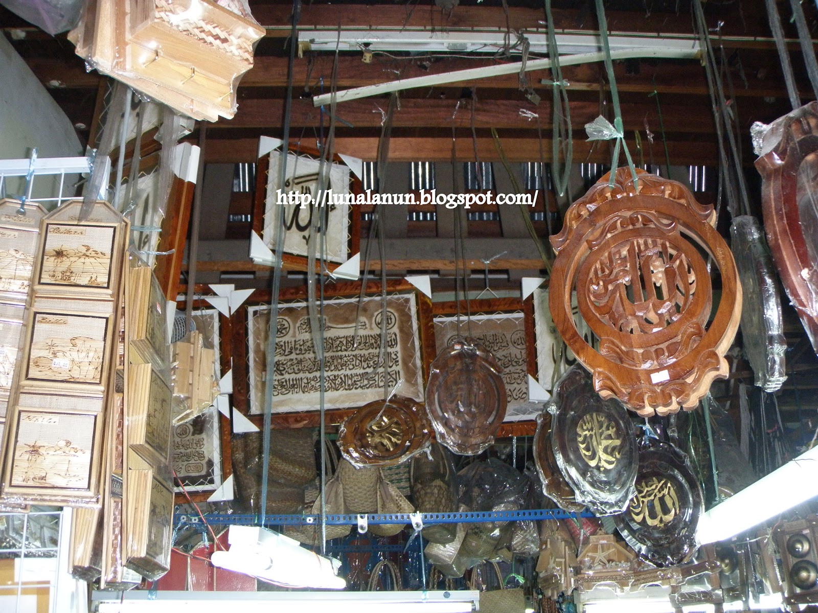 Pasar Kraftangan Kota Kinabalu - Syurga Membeli Belah Barangan ...