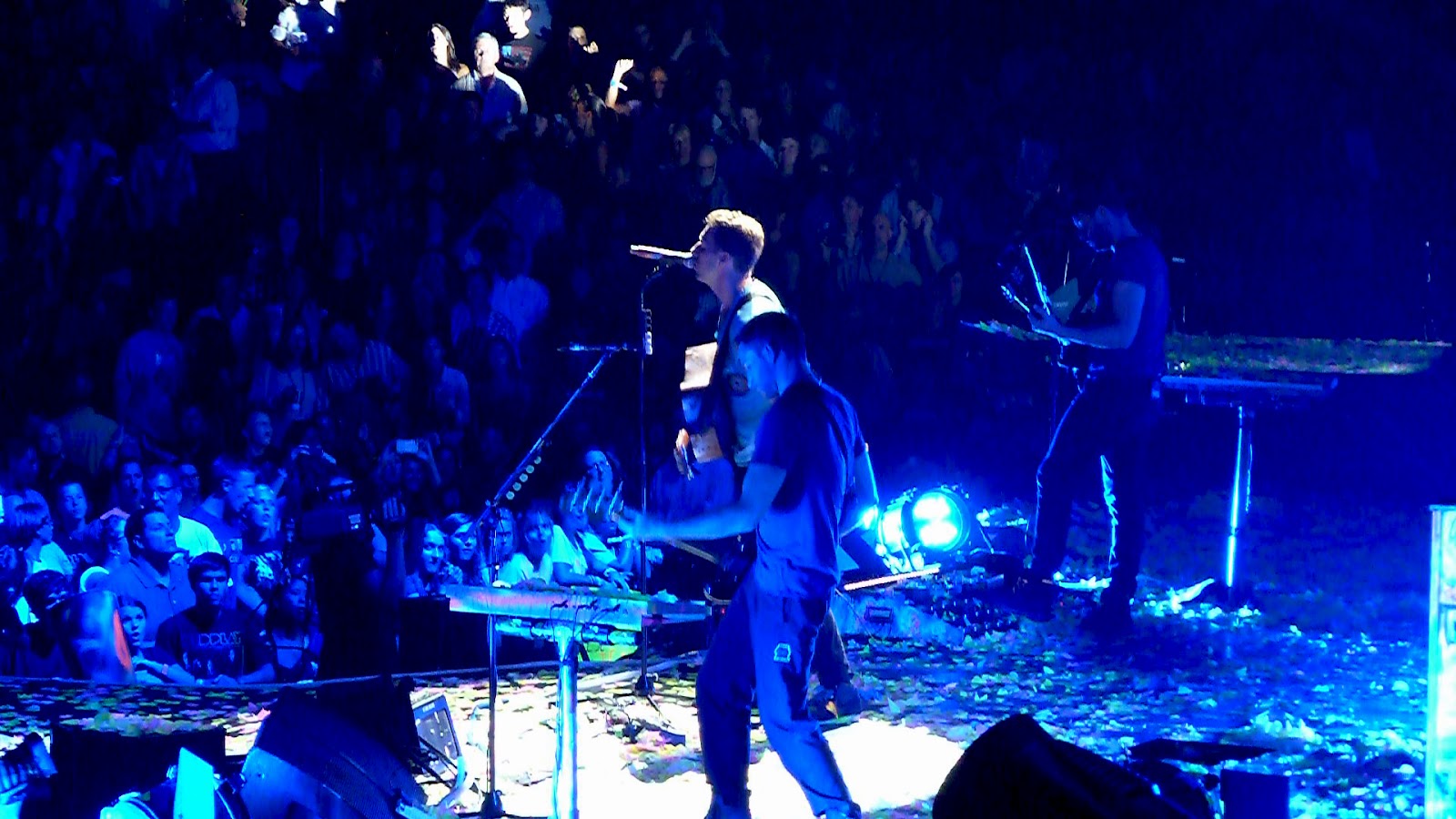 Music Blog, Live Reports, Playlists & more...: Coldplay @ Boston TD ...