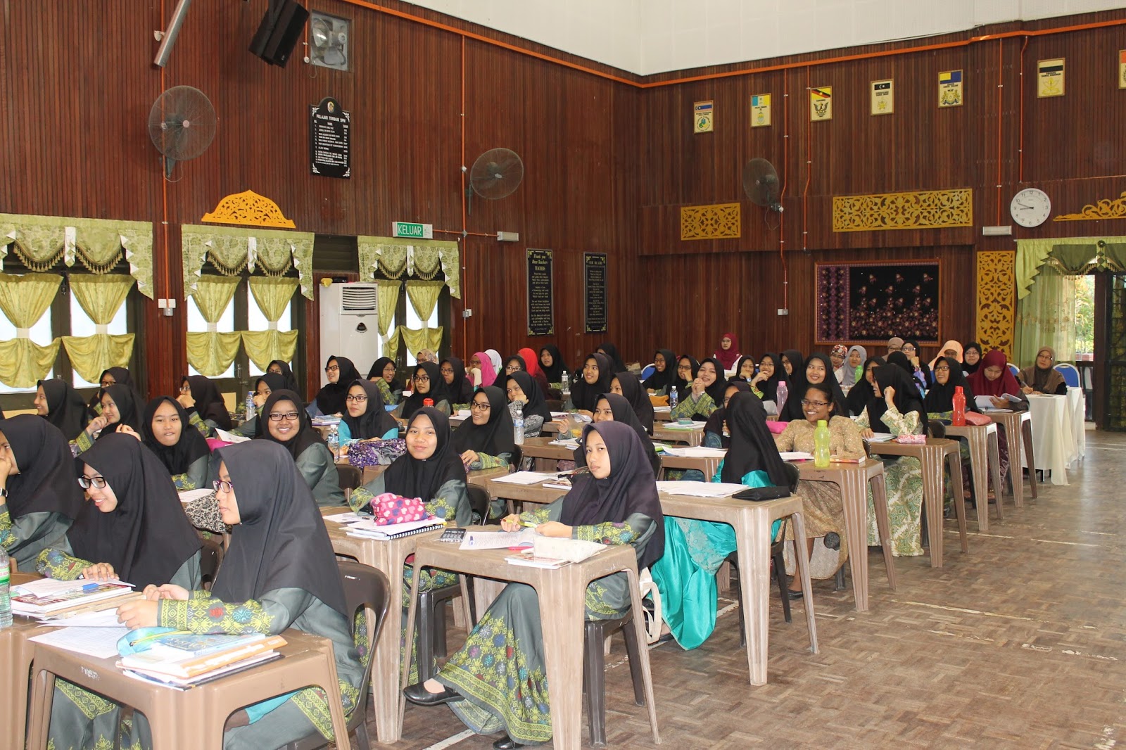 WADAH KETERAMPILAN BERBAHASA: PROGRAM JERAYAWARA BAHASA DI SM SAINS ...
