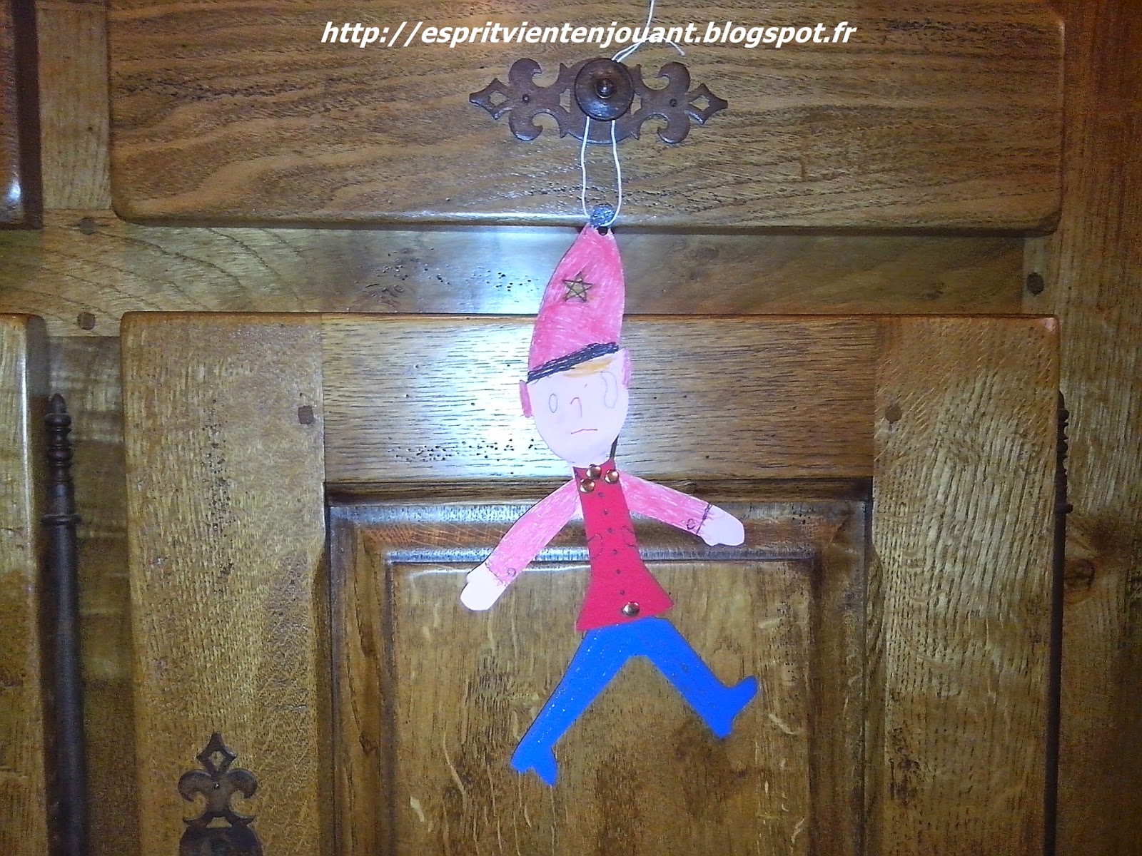 L'esprit vient en jouant: Un lutin dans le sapin #2 (activité Noël #3)