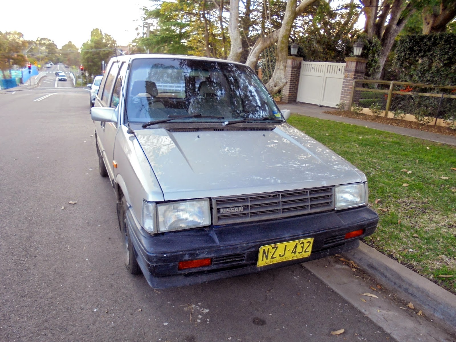 Aussie Old Parked Cars: 1985 Nissan Prairie