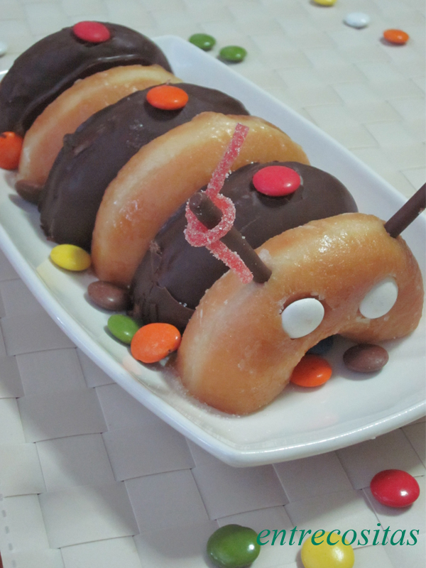 GUSANITO HECHO CON DONUTS