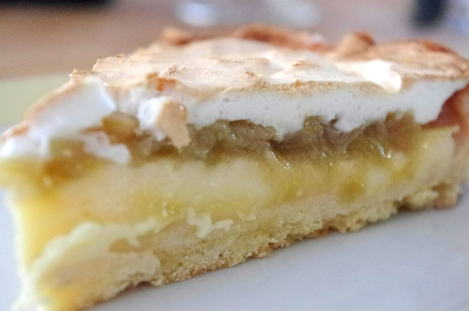 Ise tehtud - hästi tehtud!: Rabarberi besee kook