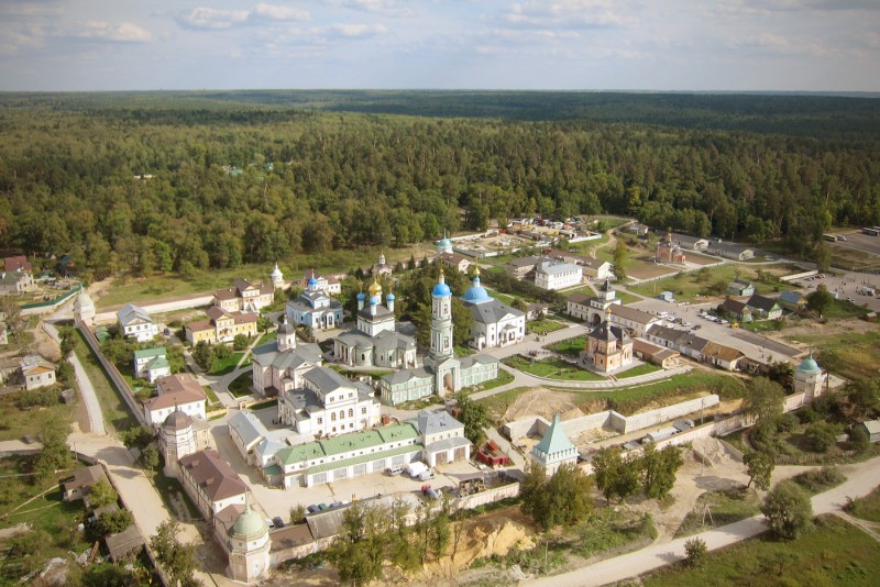 1990: A Pilgrimage to Optina Monastery - The Catalog of Good Deeds