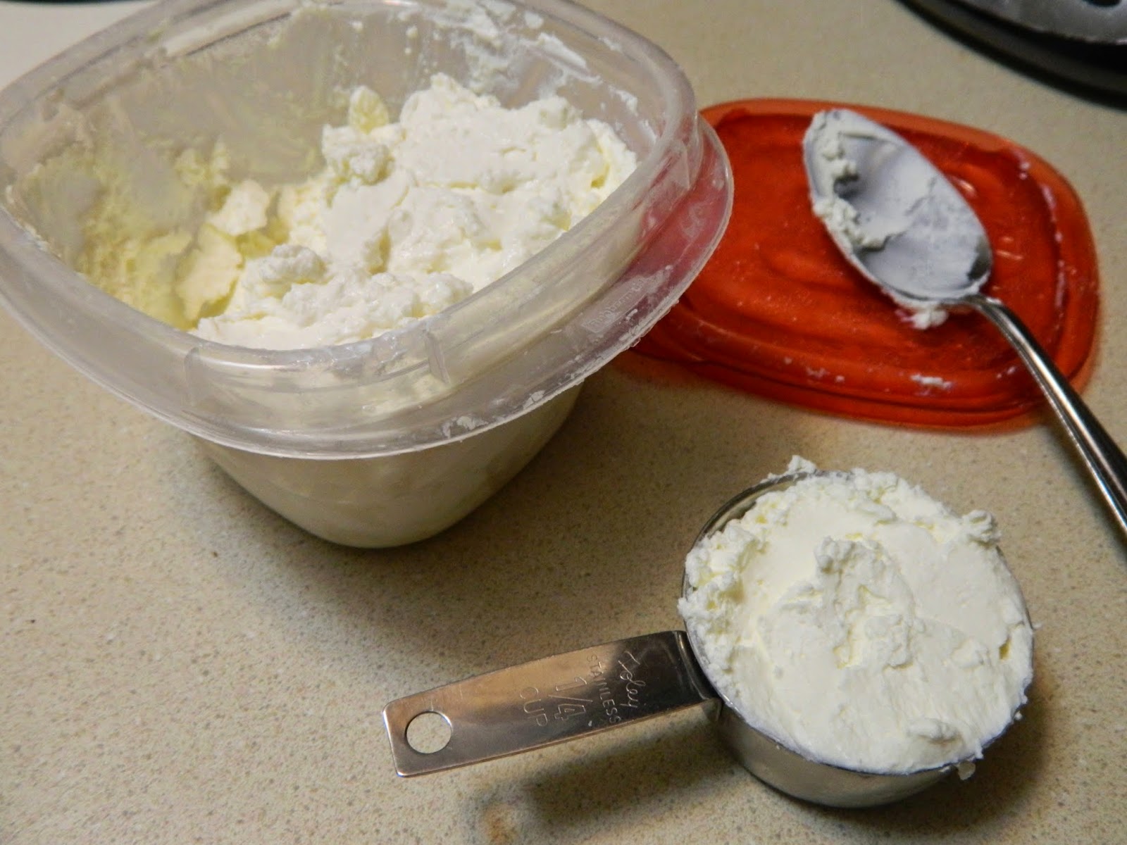 Ginny's Low Carb Kitchen: KEFIR LABAN STRAWBERRY DESSERT