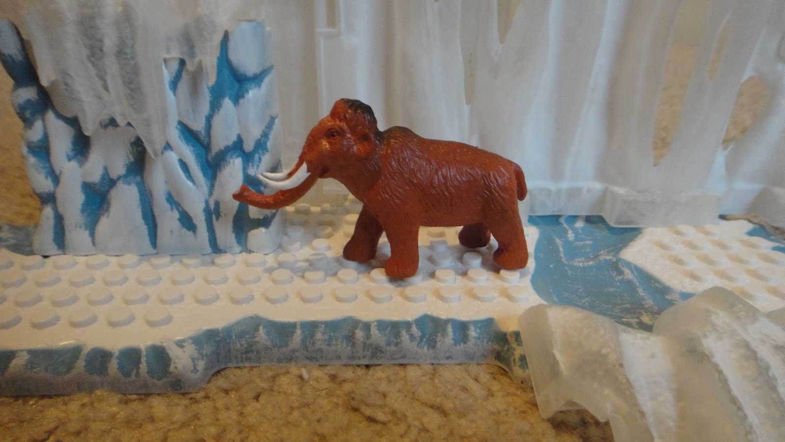 Mostly Mini Dinos!: Groovy Tube Books: Gone Extinct