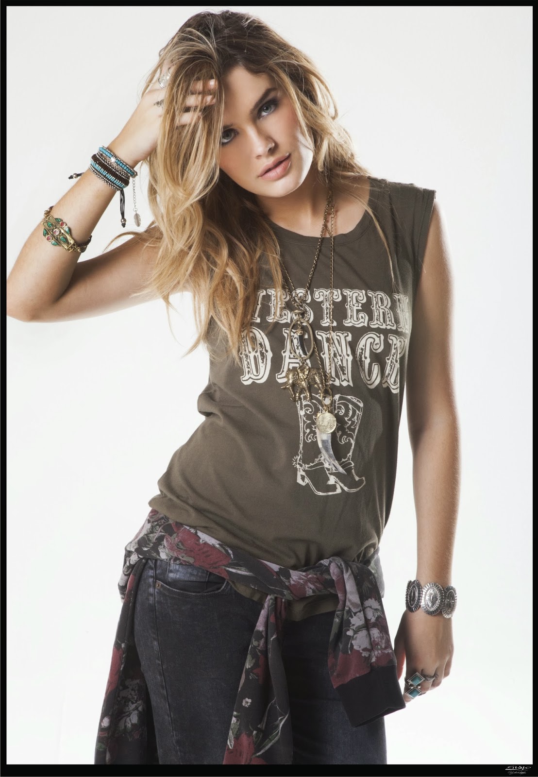 z00m + Art + 5 Gigio: LOOKBOOK. PRODUCCIÓN TNS. COLOR. Modelo. Chloe ...