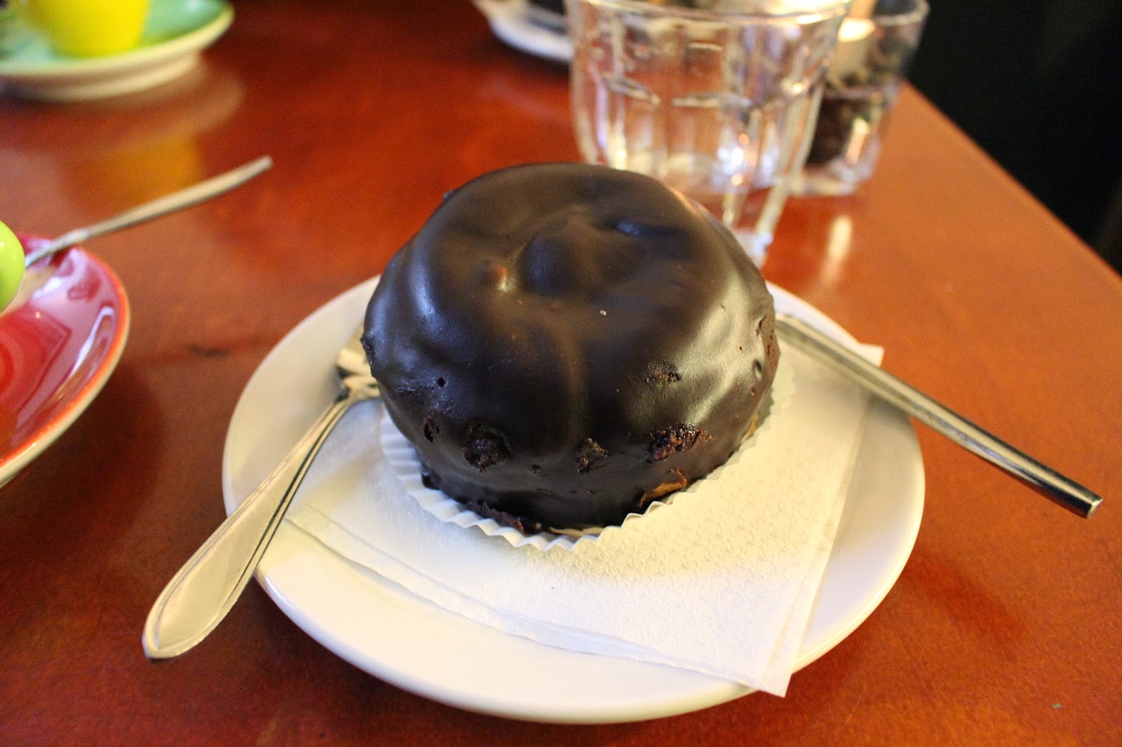 View From Sint Pieterstraat: How to Eat a Bossche Bol