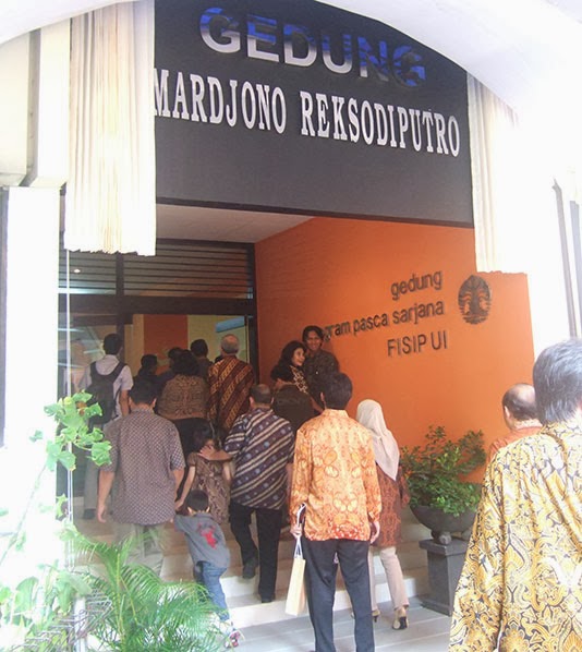 Tulisan dan Pemikiran Mardjono Reksodiputro: Peresmian Gedung Mardjono ...