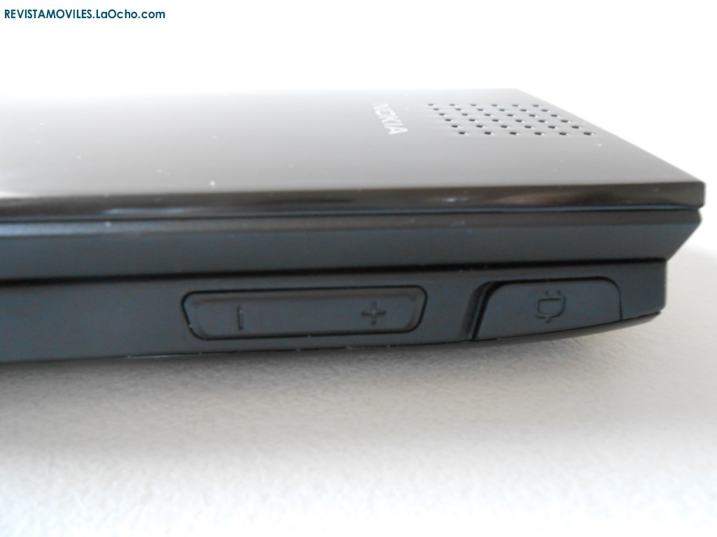 Revista Móviles: Prueba: Nokia 2720, uno de los folder más ligeros de Nokia