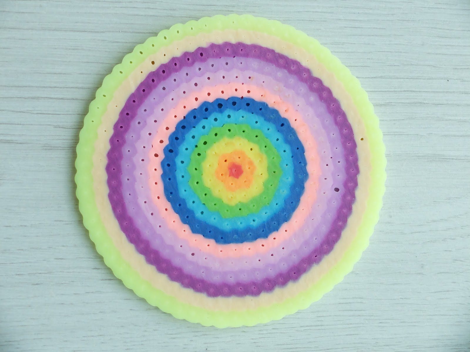 Pyssla Ideas: Rainbow Disc