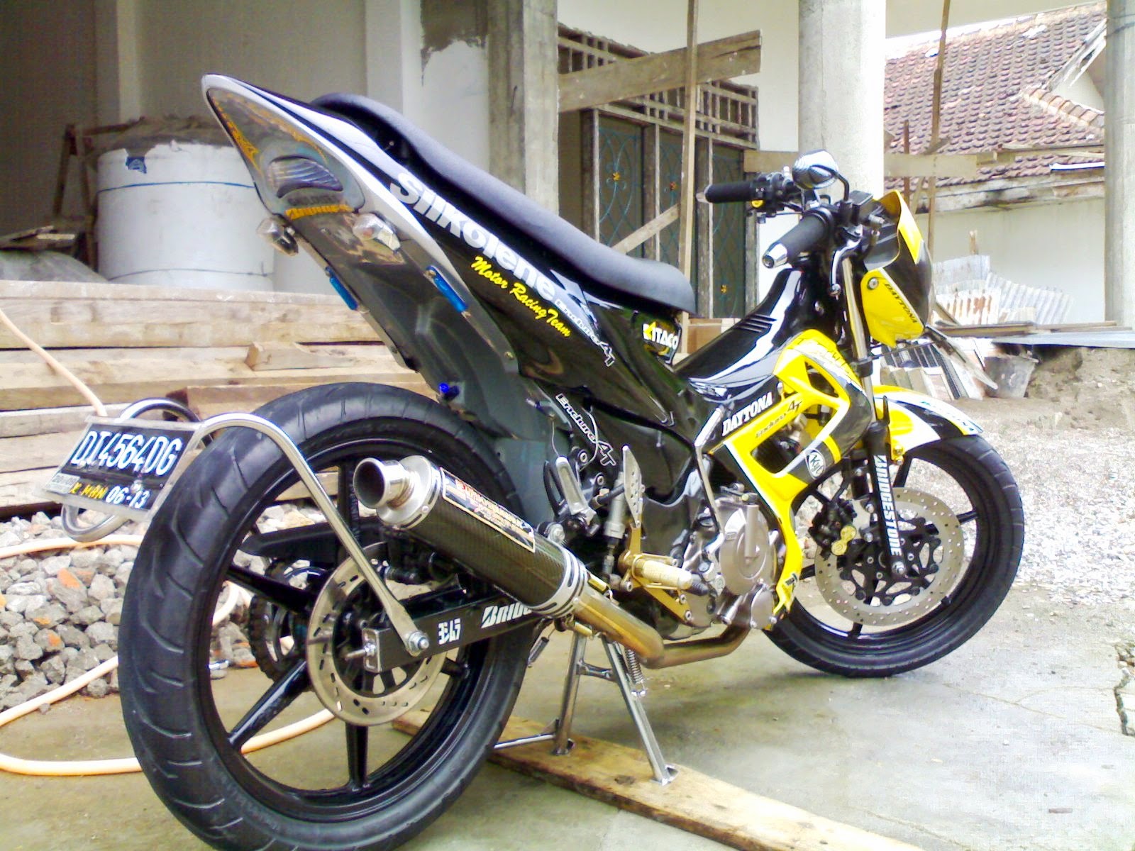 Modifikasi Motor Suzuki Smash Tahun 2005 | Wacana Modif Motor