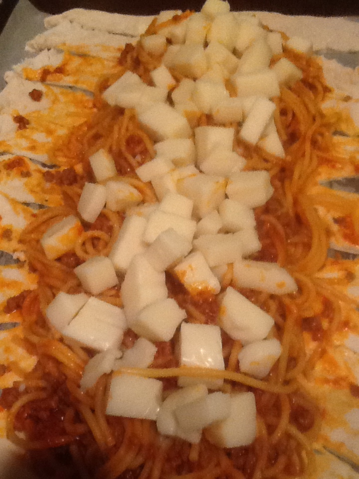 Foods I attempt to cook: Braided Spaghetti Bread