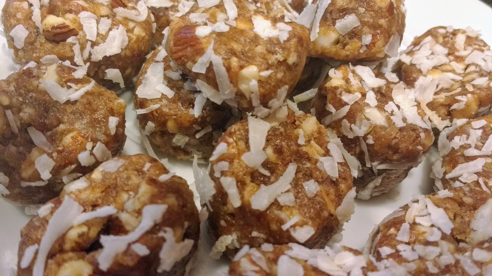 Date Almond Rounds