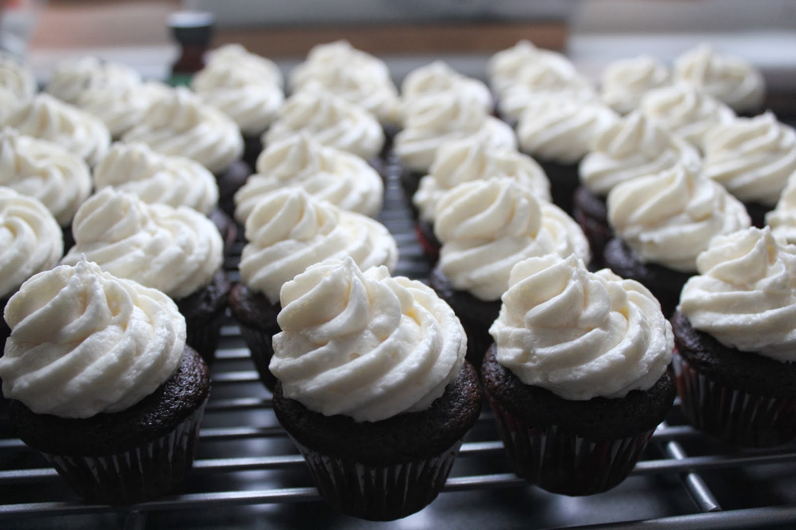 Delicious Dishings: Mini Peppermint Mocha Cupcakes