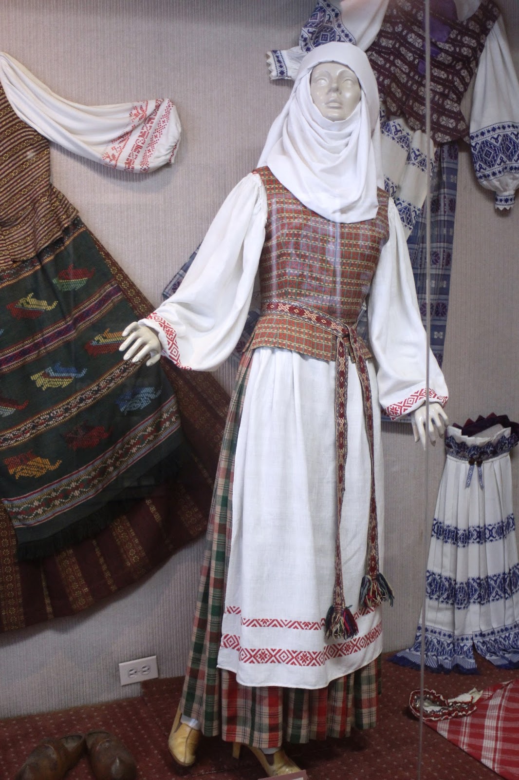 ABT UNK: Travel Tuesday: Balzekas Museum - Lithuanian Costumes