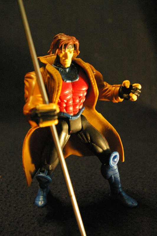 Action Figure Adventures: Gambit w/ Light-Up Weapons - Toy-Biz