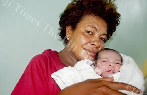 Babasiga: Giving birth after heavy rain in Fiji
