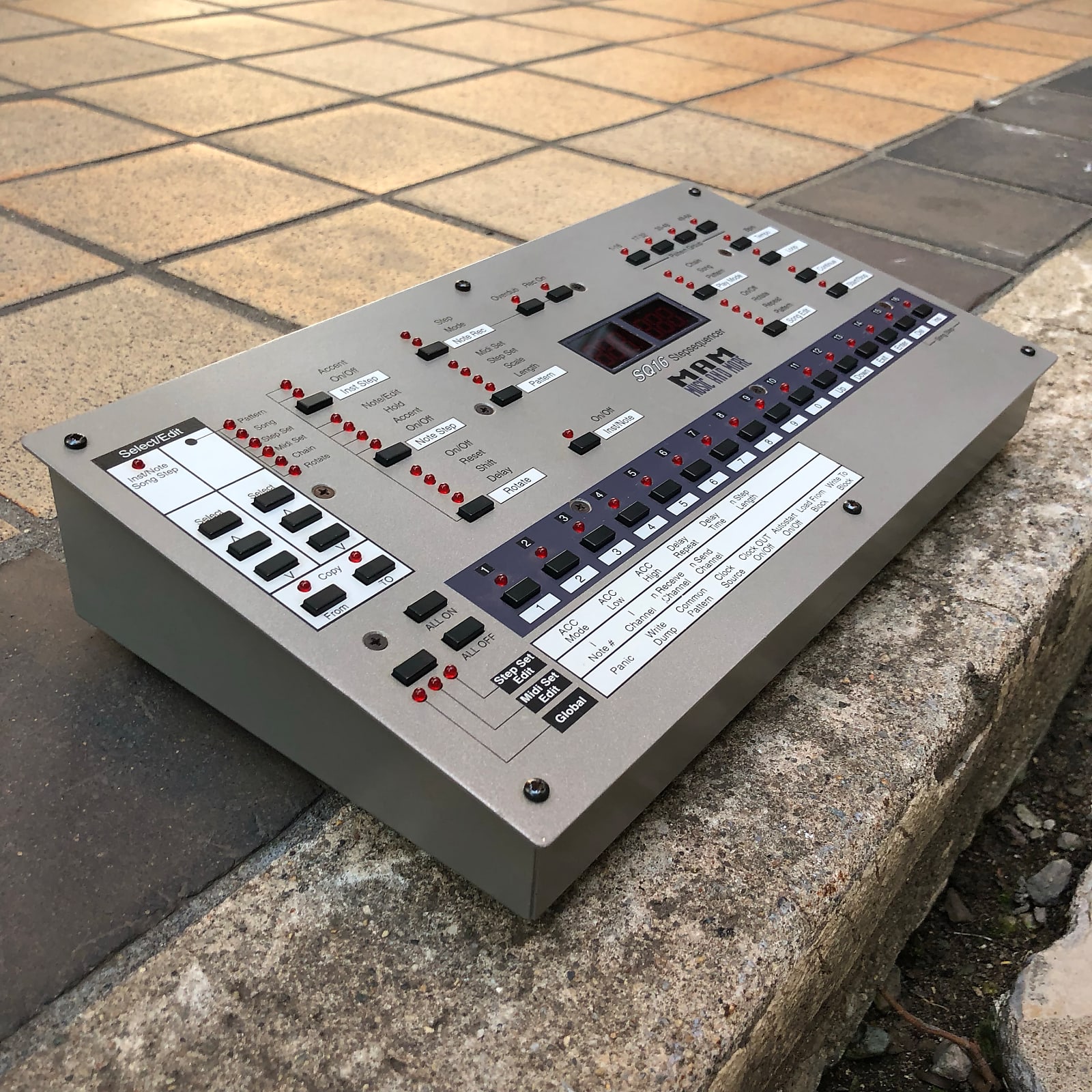 MATRIXSYNTH: MAM SQ16 MIDI Step Sequencer SN 9392001