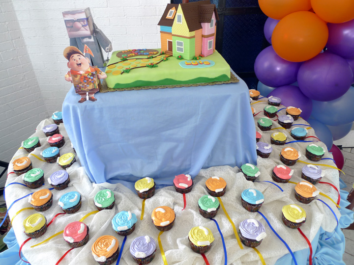 KRAZE KITCH BAKESHOP: Up, Up, and Away!!!