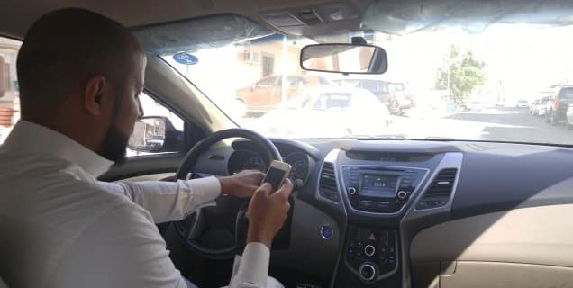 NEW CAMERA DETECTS USING MOBILE PHONES WHILE DRIVING