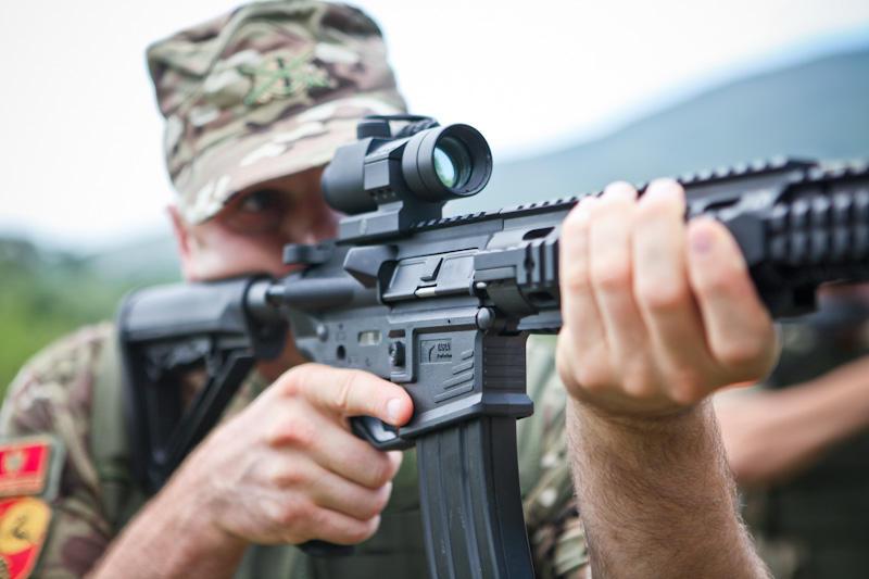 Defensa y Armas: Rifle de asalto: TARA TM-4 (Montenegro)