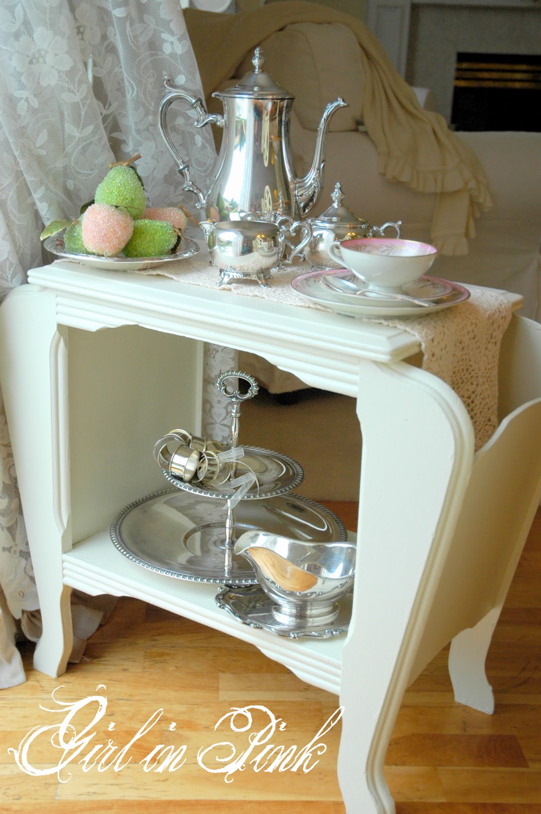 Girl in Pink: Sweet Little Tea Time Table