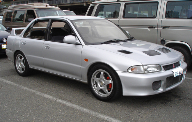 All About The World Of Teenagers: EVOLUSI MITSUBISHI LANCER EVO SERIES