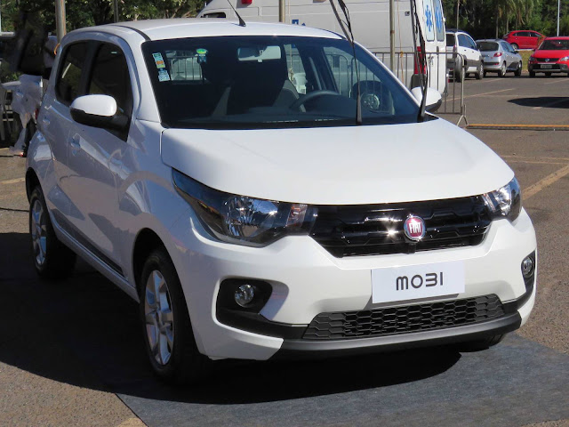 Fiat Mobi Branco Alaska, o mais procurado, tem desconto