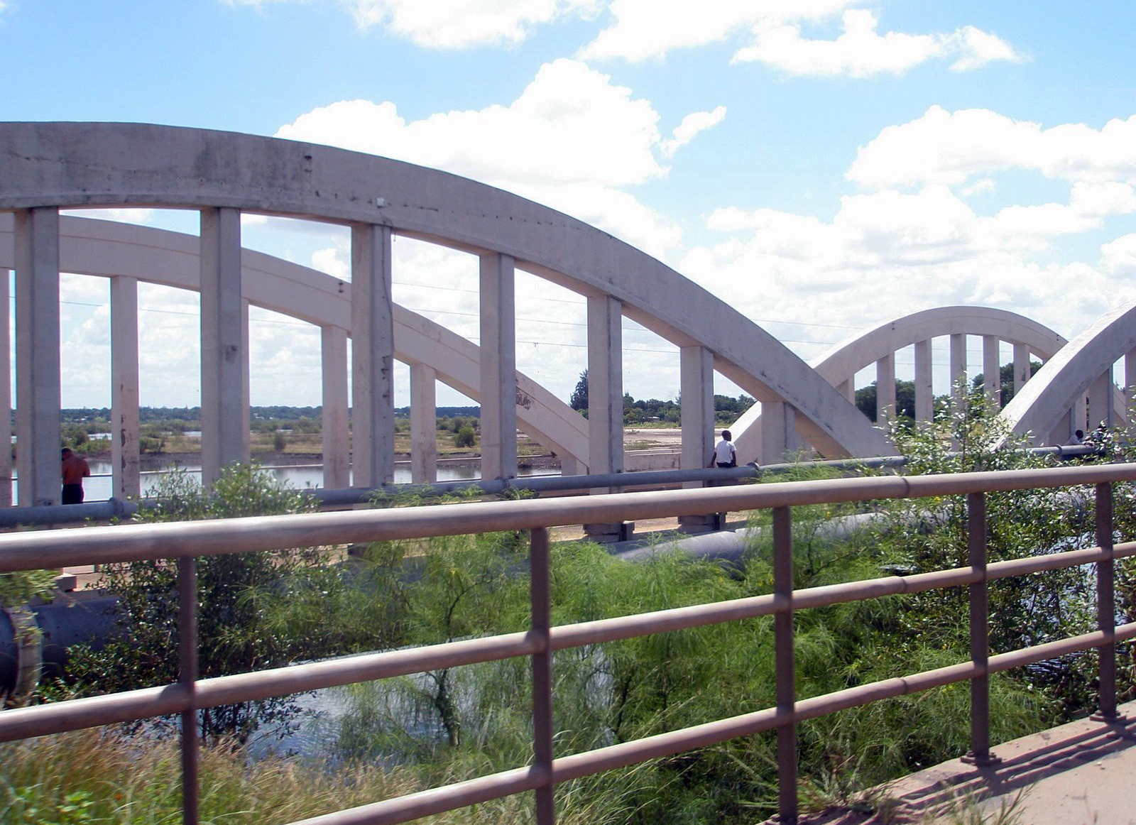 A ponte da Matola-Rio de 1948 à actualidade. A Ponte do Dogali na Eritreia.